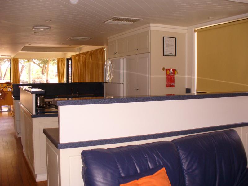 True Blue Houseboat - Kia Marina