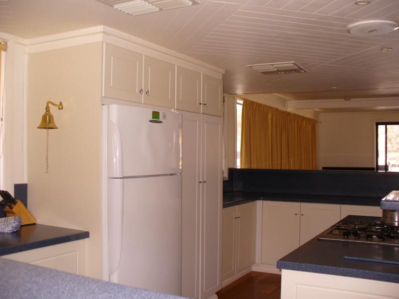 True Blue Houseboat - Kia Marina