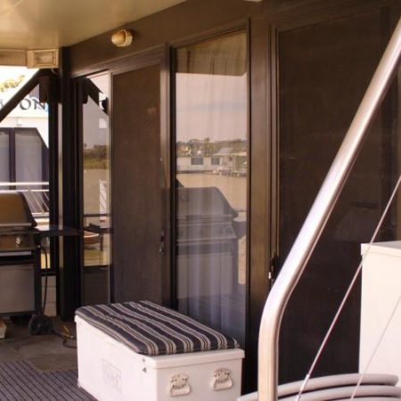 True Blue Houseboat - Kia Marina