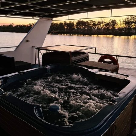 True Blue Houseboat - Kia Marina