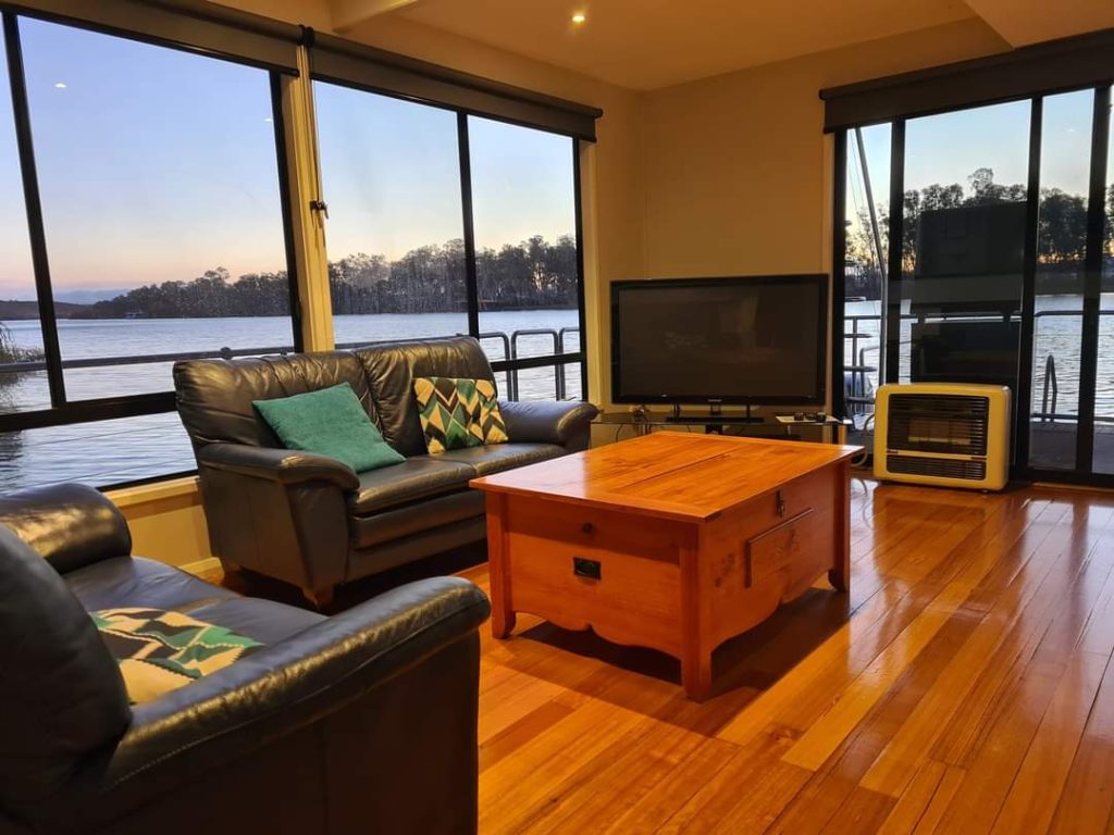 True Blue Houseboat - Kia Marina